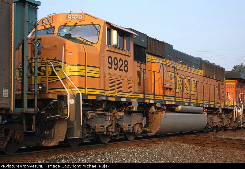BNSF 9928